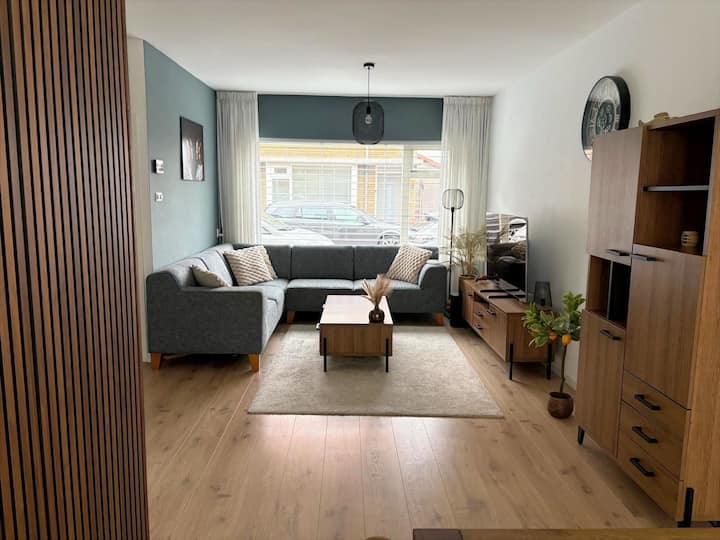 Family Beach House, 2 Mins From Sea, Free Parking - The Hague