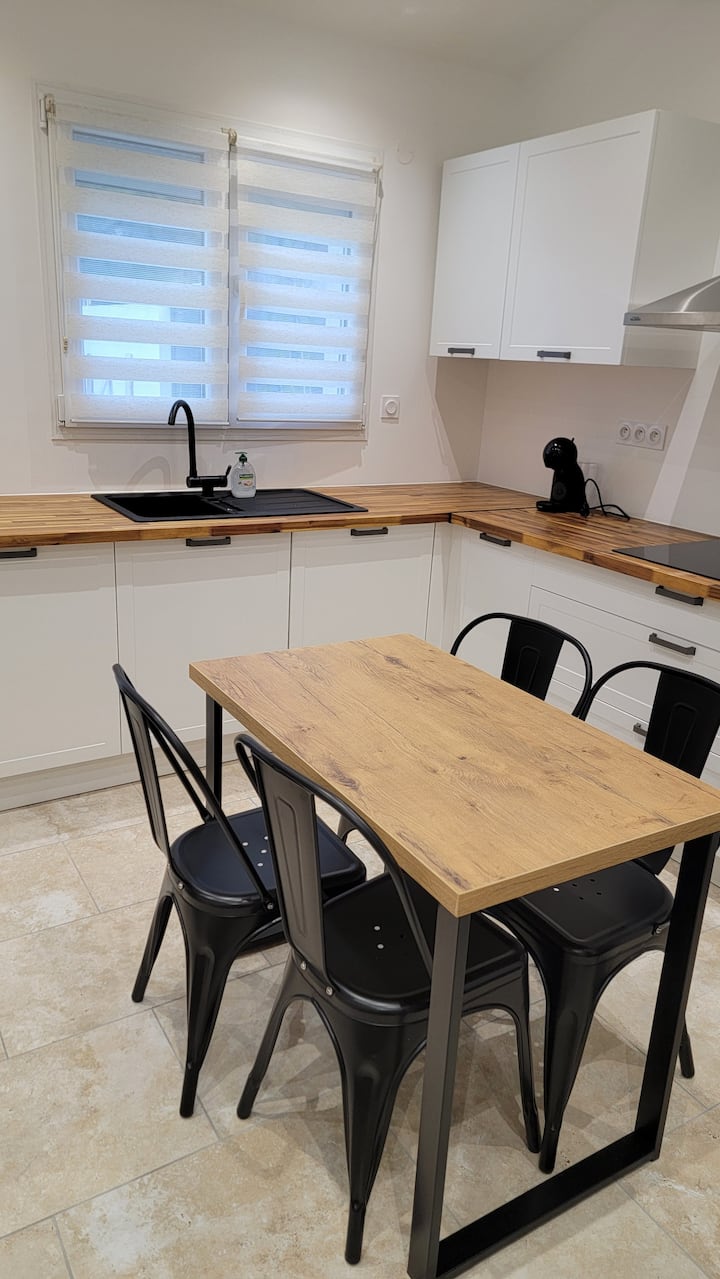 Petite Maison Cocooning Calme Proche L'aéroport - Rognac