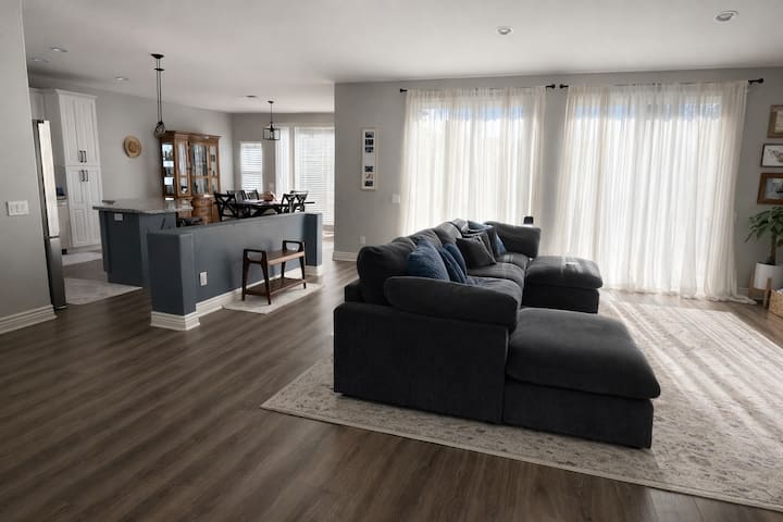 Peaceful Room Near Marian Hospital - Santa Maria, CA