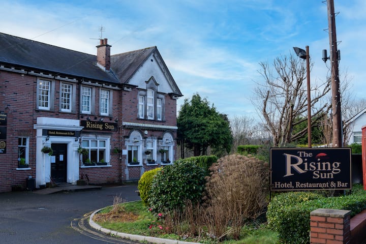 Rising Sun - Room 2 - Sleeps 4 - Newport