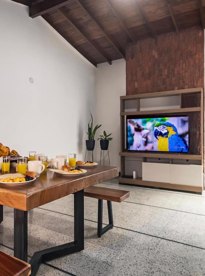 Casa Amplia Y Comoda Ideal Familias:wifi Rapido - Medellín