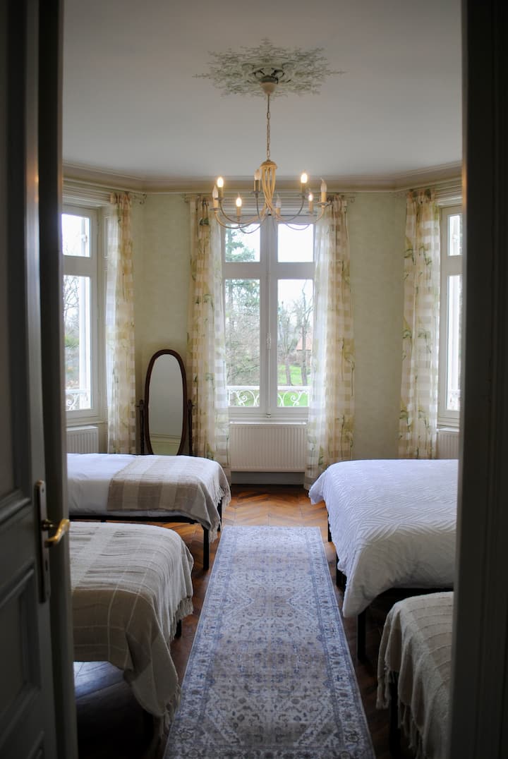 Friends & Family Suite In French Château - Évaux-les-Bains