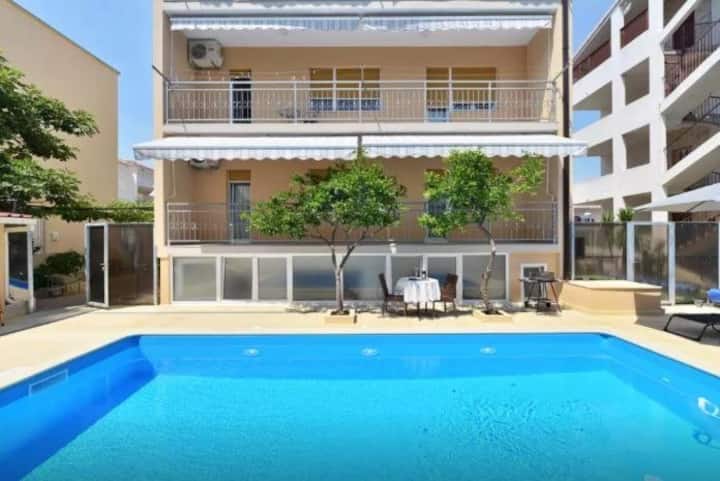 Mikuljan Apartmans2 - Podstrana