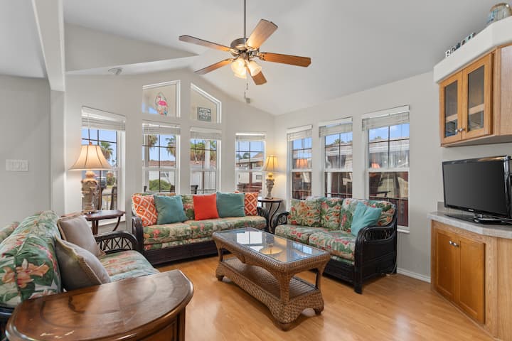 Comfortable Coastal Home - Port Isabel, TX