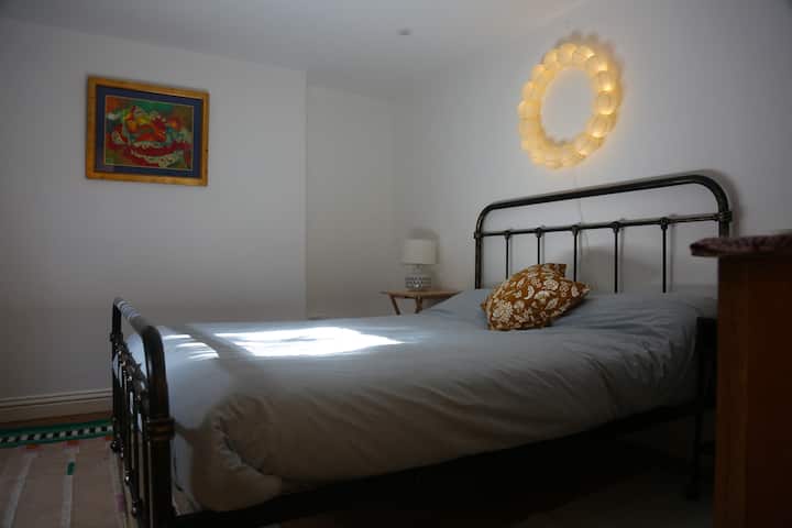 Stylish Self-contained Space Opposite The Park - Sheffield