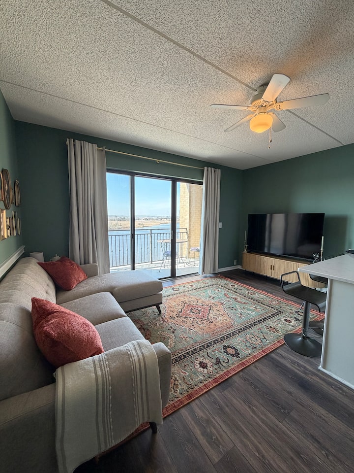 Relax Riverside! 7th Floor Condo W/ Stunning Views - Wilmington, NC