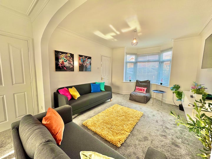 Relaxing Three Bedroom With Hot Tub And Parking - Poole