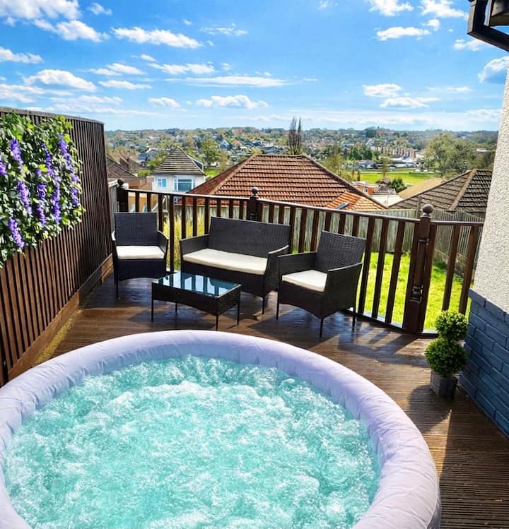 Relaxing Three Bedroom With Hot Tub And Parking - Wimborne Minster