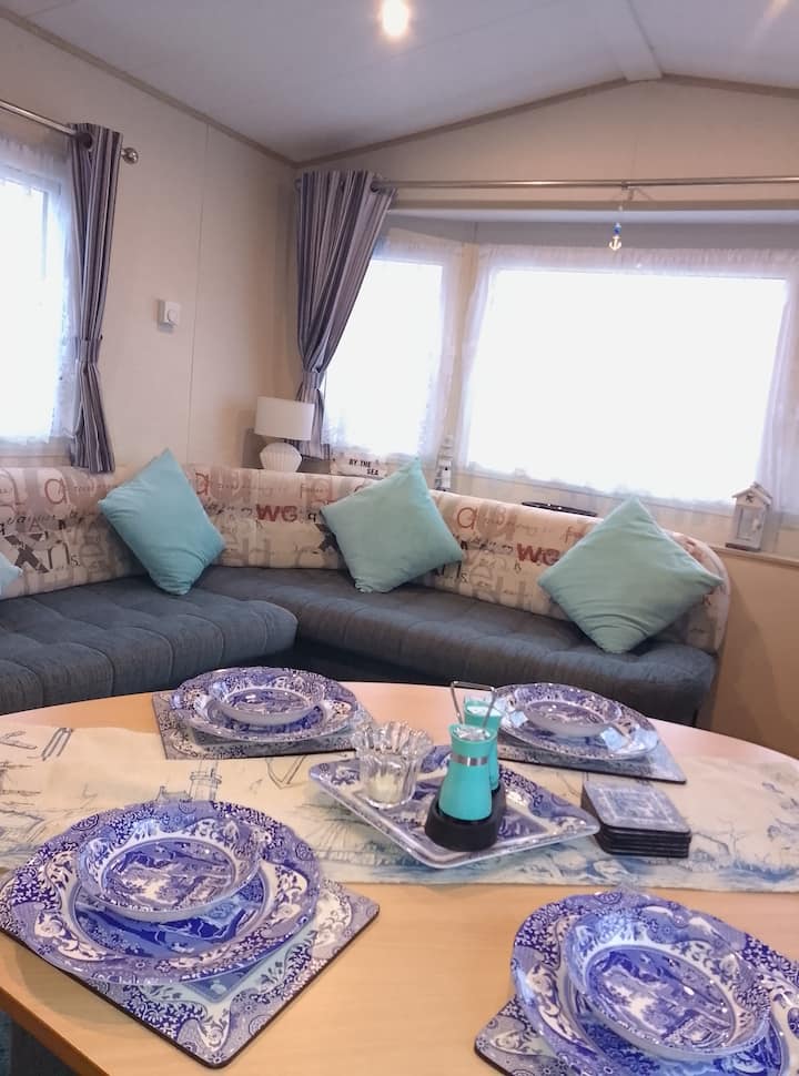 Family Seaside Caravan Park Pool & Beach, Towyn - Abergele