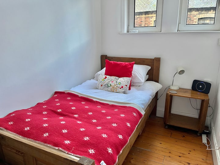 Single Room In A Characterful Victorian Apartment - Edinburgh