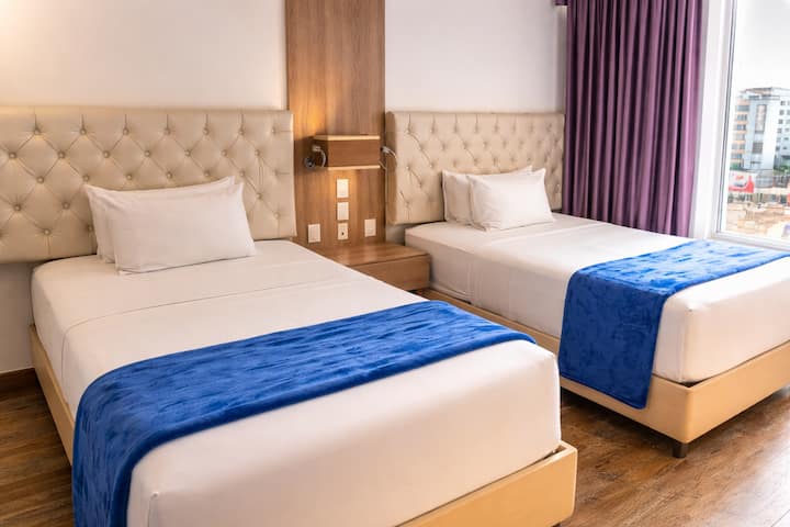 Suite Con Vista A La Ciudad Y Dos Camas Dobles - Bucaramanga