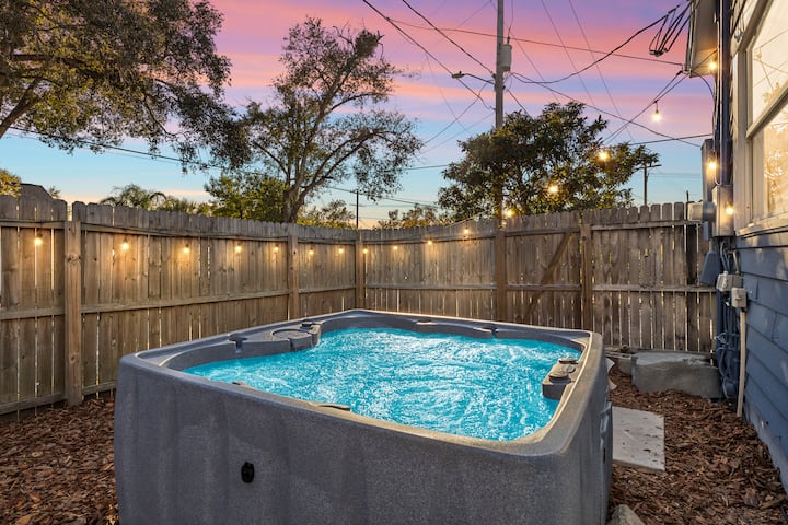 Spacious 4bd Jacuzzi&games /6 Min To Dwn Twn - Tampa, FL