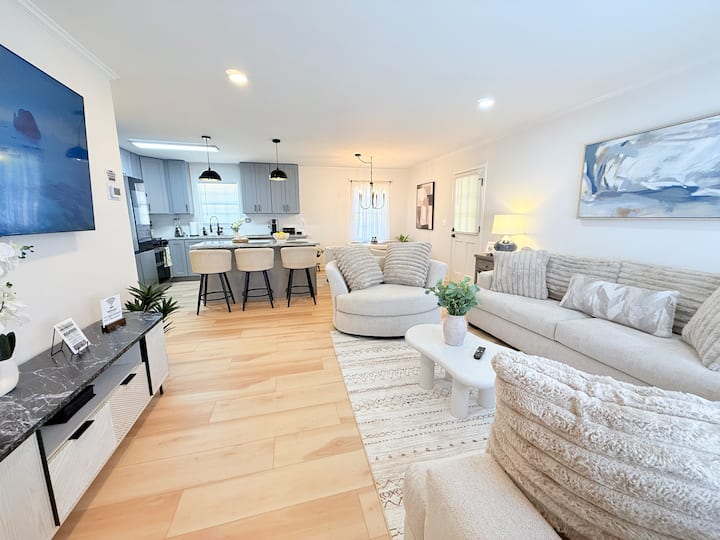 Lawrenceville Cozy Modern Home Enjoy Your Stay - Lawrenceville