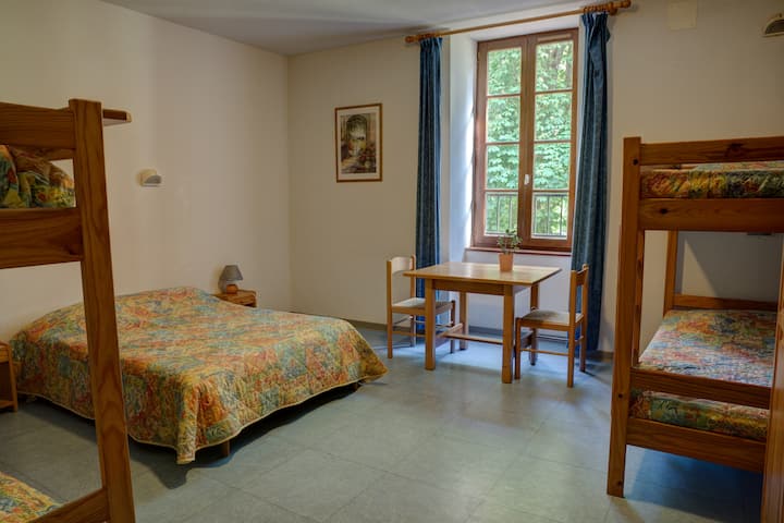 Dortoir Privé 6 Personnes - Orlu
