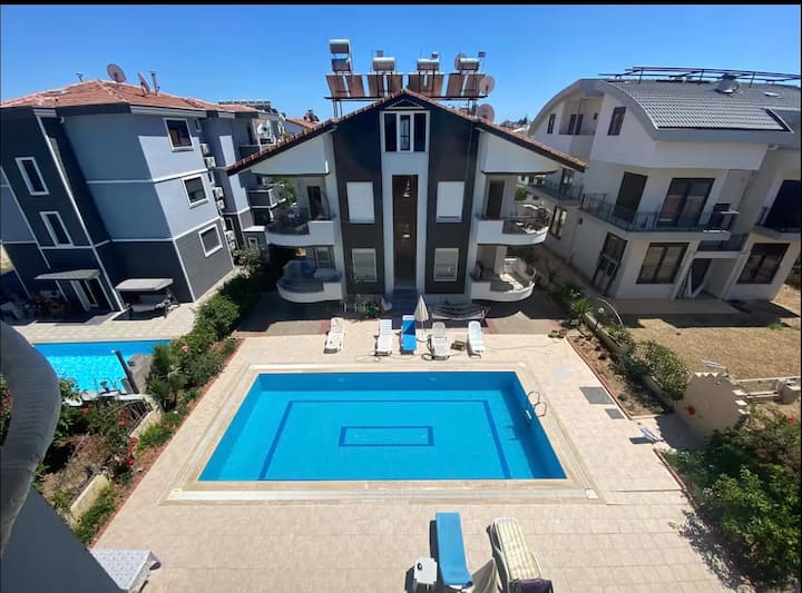 Side’de Havuzlu Denize Yakın - Side