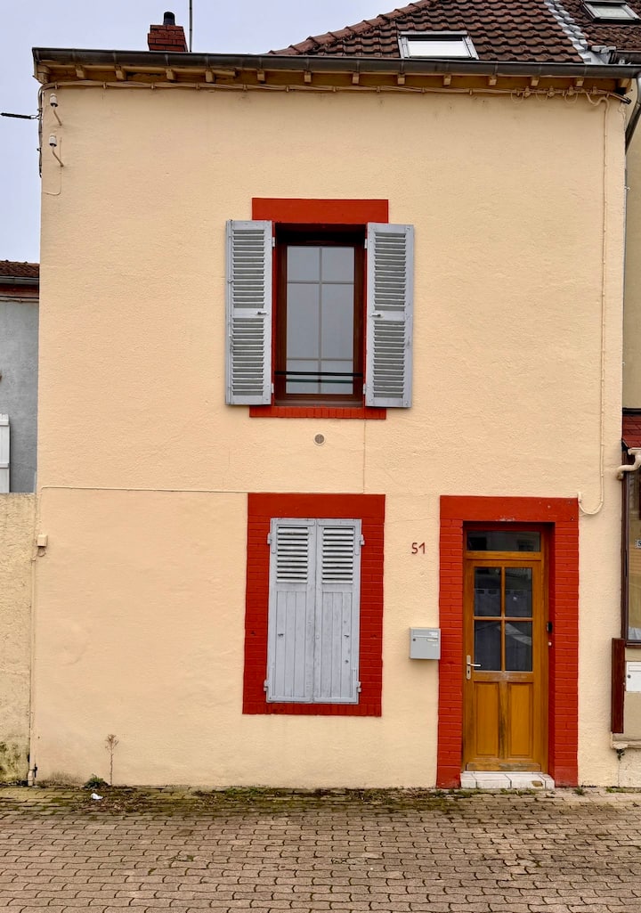 Maison Familiale Au Calme, Proche Du Centre - Cusset
