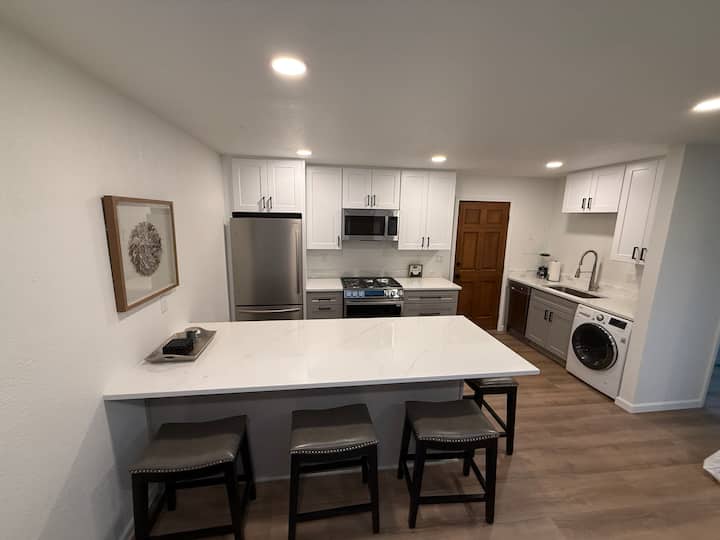 Newly Renovated 1br With Attached Garage_near Lake - Everett, WA