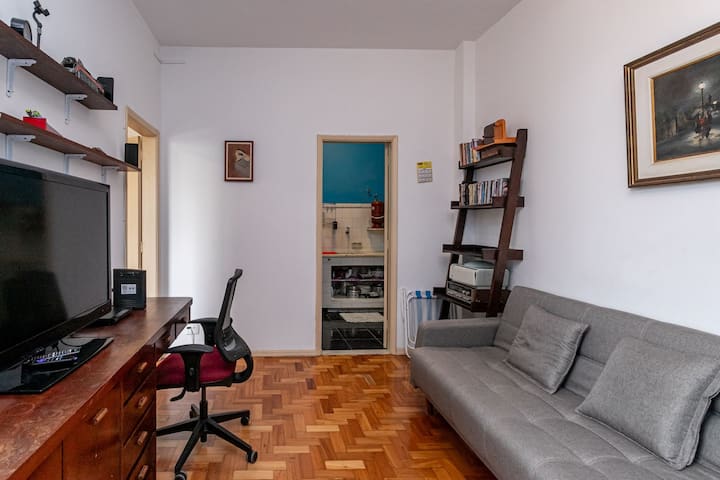 Apartment In Glória: Close To Subway, 4 People - Glória