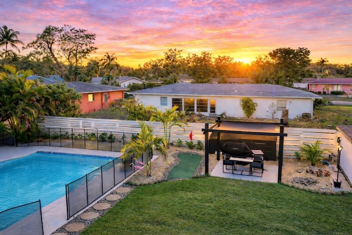 Poolside Suite | Putting Green | Sleeps 4 - Fort Myers, FL