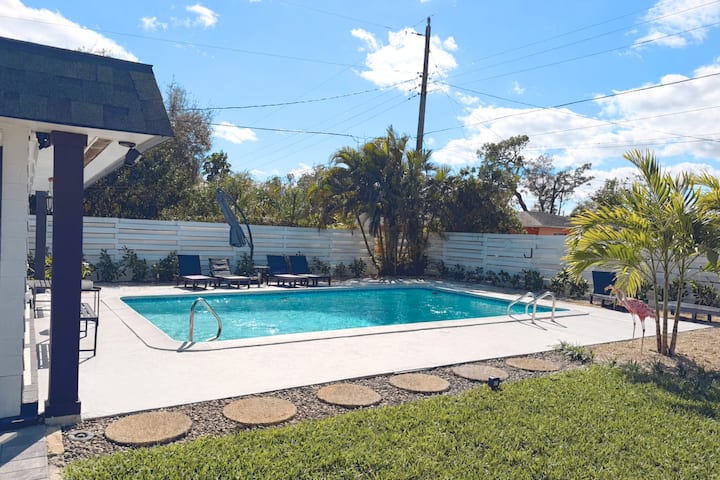 Sunny Florida Private Guest Suite With Pool - Fort Myers, FL