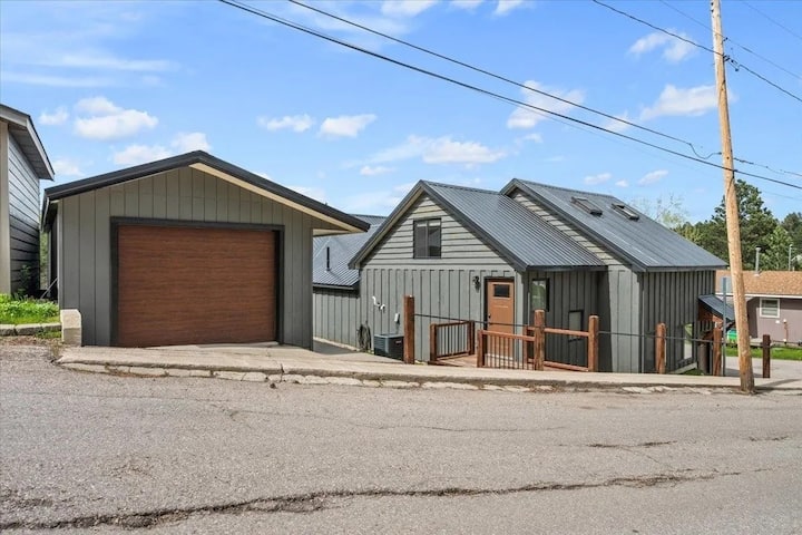 Gold Street Suite - Secondary Suite - Deadwood, SD