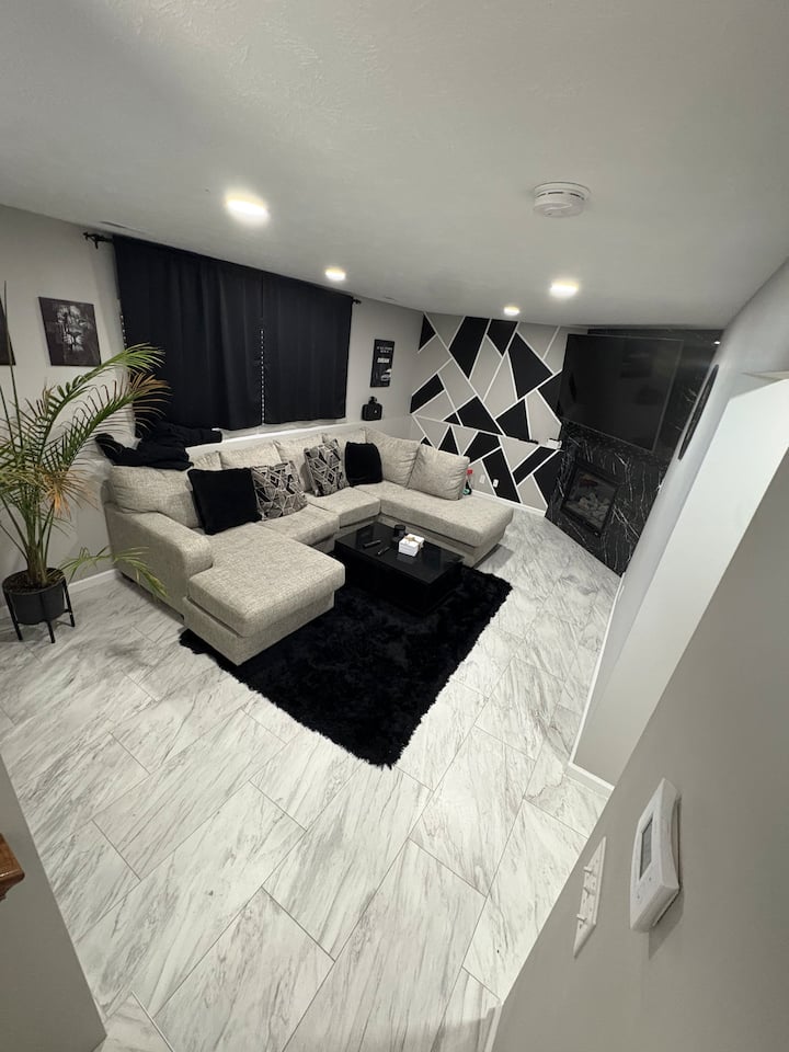 Peaceful Home Near Everything You Need! - Bennington, NE