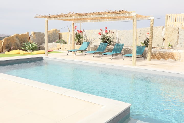 Hilltop Flat With Shared Pool & Countryside Views - Atalaia