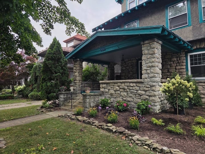 Elmwood Village "Treehouse" - Buffalo, NY