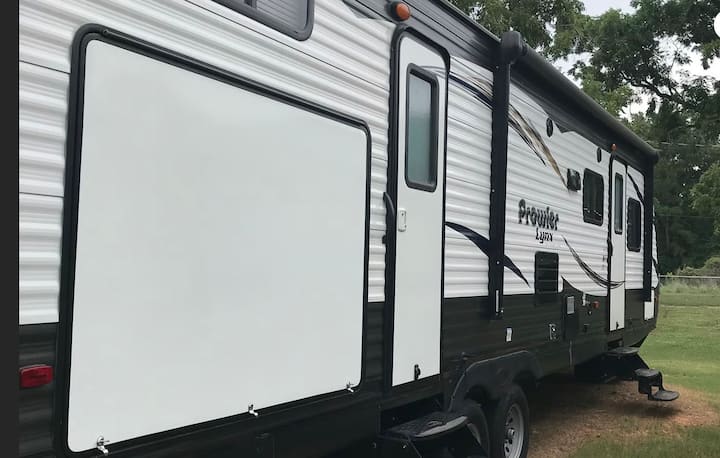 Guadalupe River Glamping-high & Dry Near The River - Seguin, TX