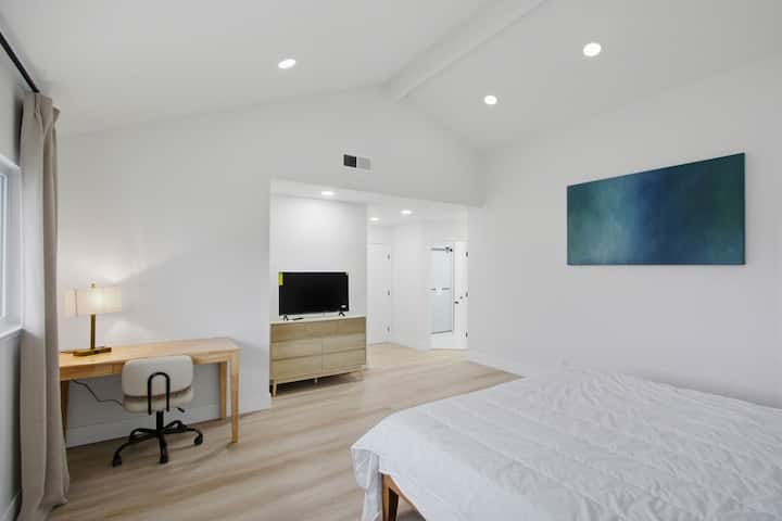 Newly Remodeled Home 5/3 Baths, Free-wifi, Laundry - San José, CA