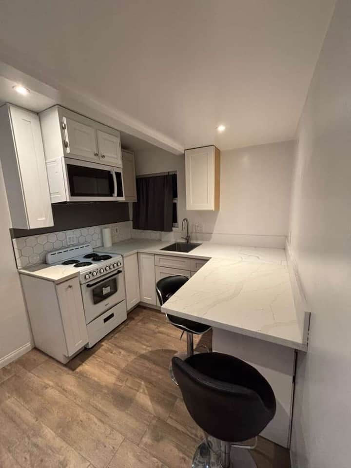 Small Cozy And Modern - South Gate, CA