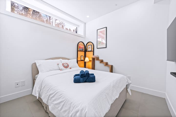 Cozy 2br Suite Near Trout Lake | Private Entry - Vancouver