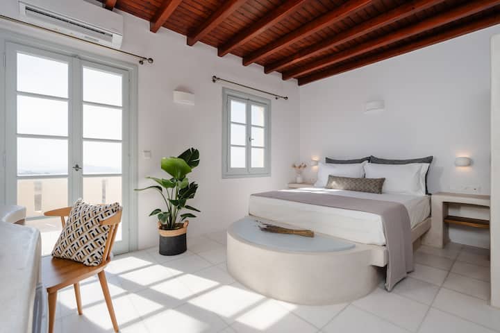 Naxos Tower 301 - 낙소스 섬