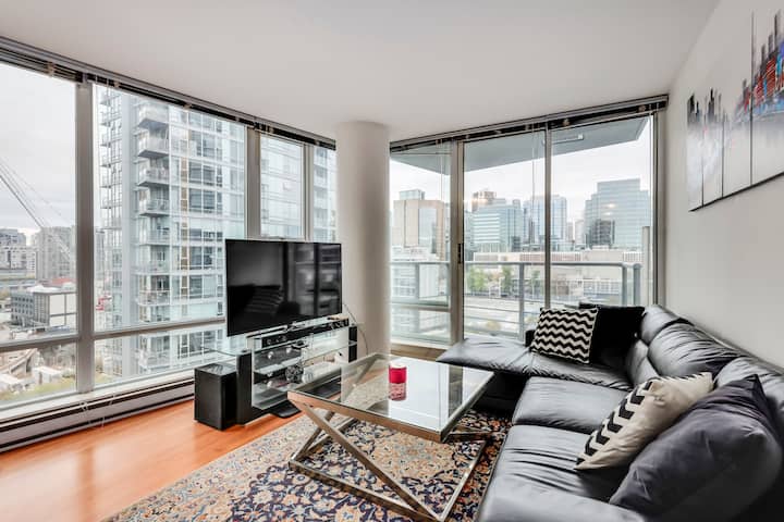 Luxury Condo - Close To Stadium - Vancouver