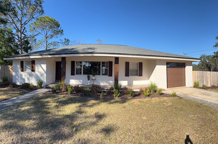 Angler's Landing Near Lake Harris/ Boat Parking - Leesburg, FL