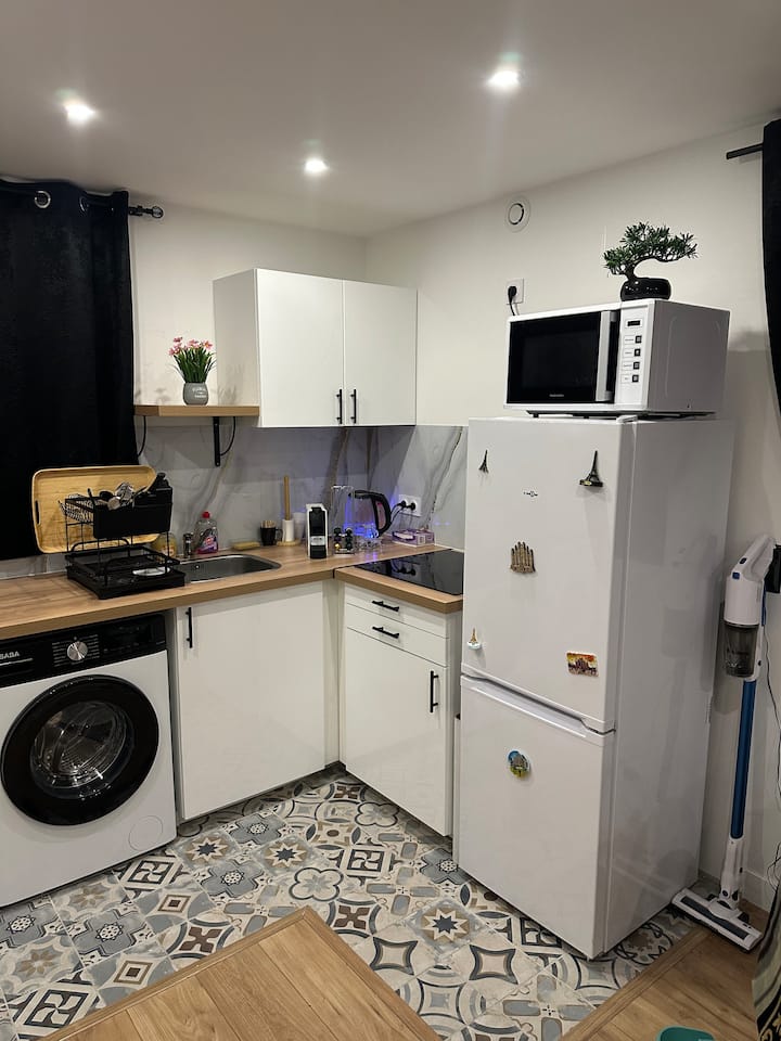 Cozy Paris Apartment 3 Guest - Montreuil, Fransa