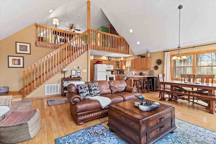 Secluded W River Access, Firepit, Screened Porch - Berkeley Springs, WV