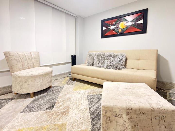 Central 2br Apartment In Laureles - Medellín, Colombia