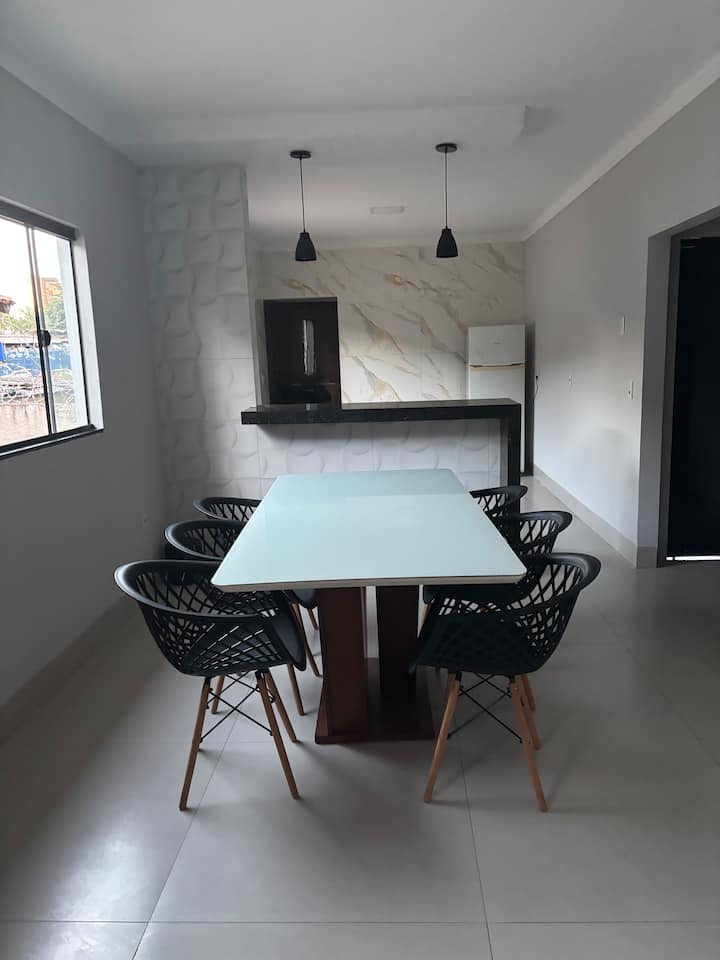 Casa Central Com ÓTima Localização - Goiânia