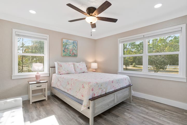 Sowell’s Creek Retreat - Milton, FL