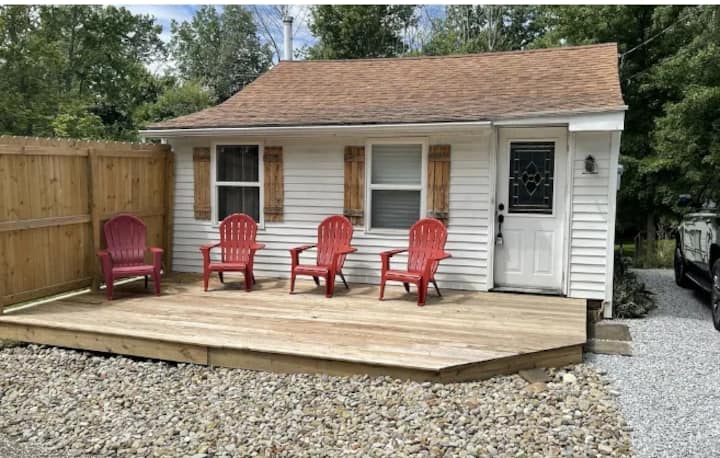 Walk To Strip Near Wineries Pet Friendly 2br - Geneva-on-the-Lake, OH