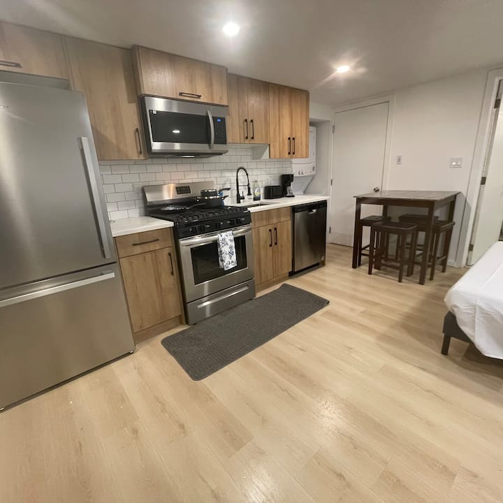 Studio 1 | Close To Nait/dt - Edmonton