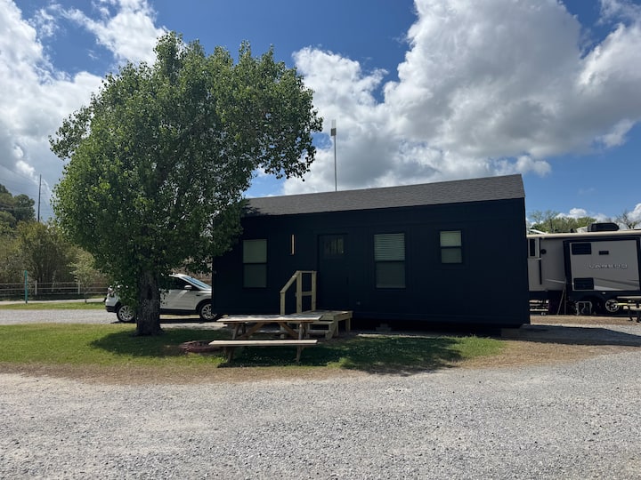 Cabin At Quilly’s Magnolia| Comfort Meets History - Vicksburg, MS