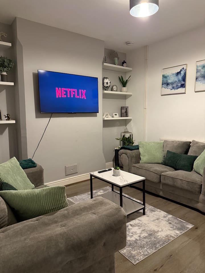 Stylish 2-bed | Parking | Netflix | Coffee Machine - Nottingham