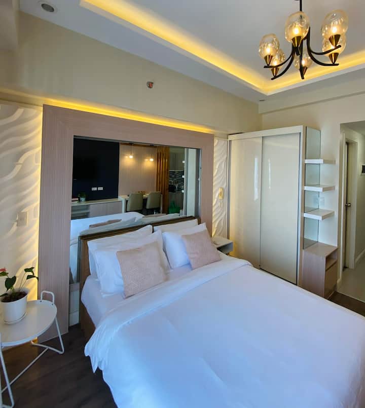 Studio W/ Free Parking|grand Residences Ntowera - Cebú