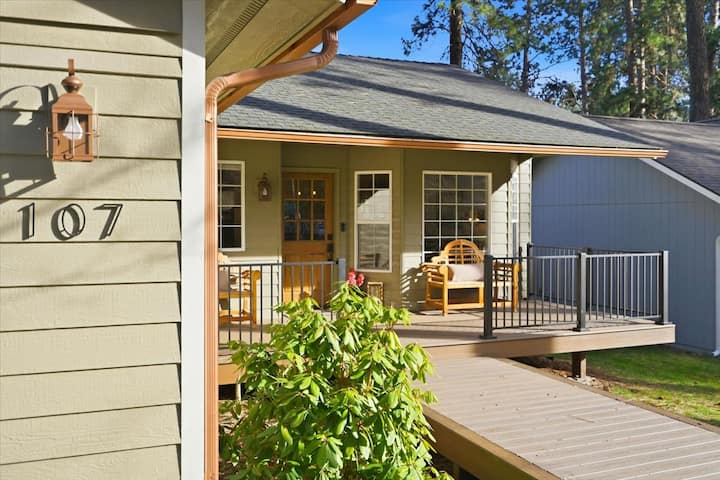 Serene River Sanctuary, Hot Tub, Luxury - Post Falls, ID