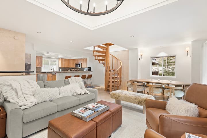 Dolomite 11 | 5-bedroom Townhome | 3 Levels | Walk - Aspen, CO