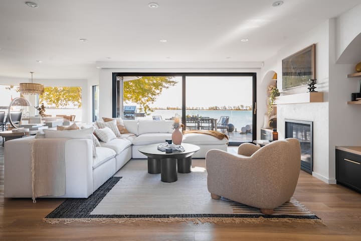 55 Main | Luxury Waterfront | Wellington - Prince Edward