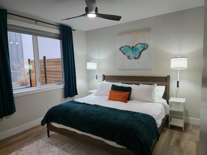 Trails, Vines And Tee Times - Kelowna