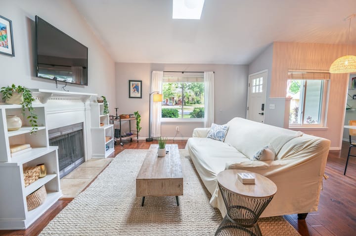 Stylish Mount Pleasant 3br/2ba Home W/ Great Yard! - Mount Pleasant, SC